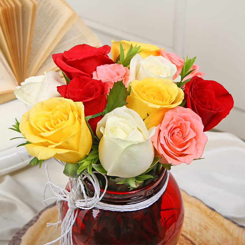 Flower Glass Vase Online | Buy Flowers in Glass From ₹399 | FlowerAura