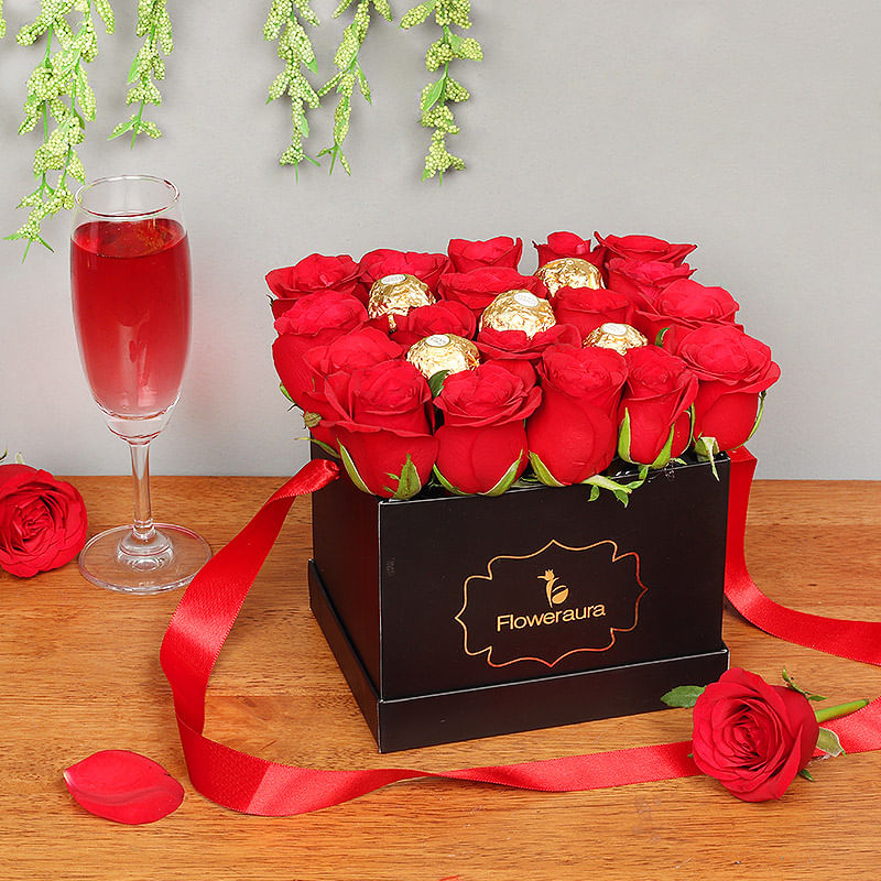 Flower Box Online | Buy Flowers in a Box | Rose Gift Box - FlowerAura ...