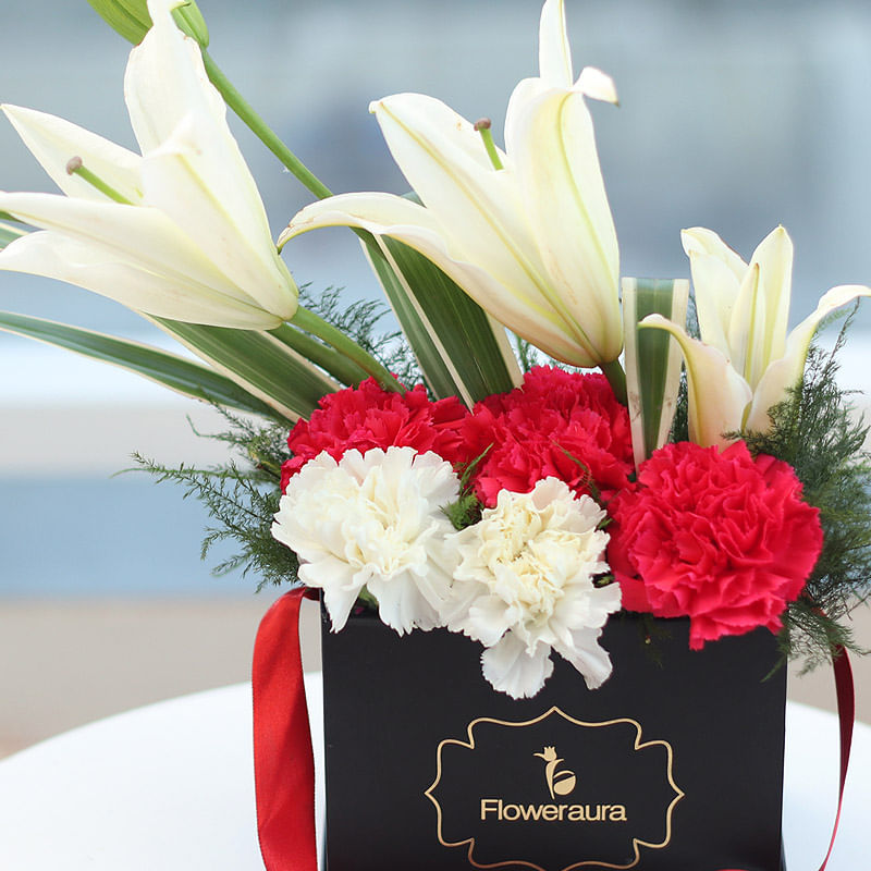 Flower Box Online | Buy Flowers in a Box | Rose Gift Box - FlowerAura ...