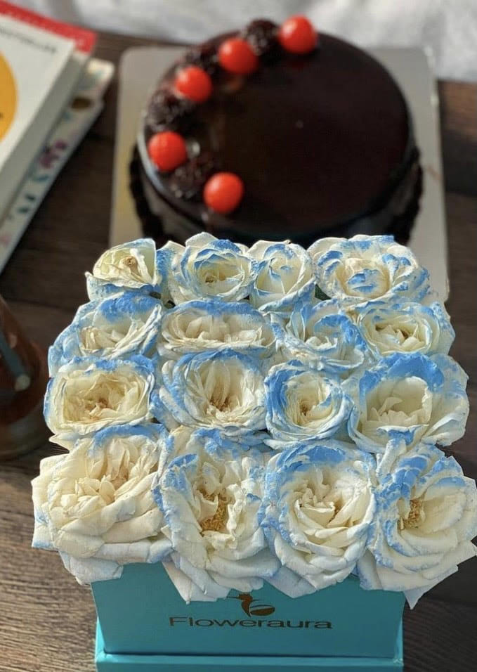 Send a Bunch of Ice Blue Rose Box Flower Online, Price Rs.1099 | FlowerAura