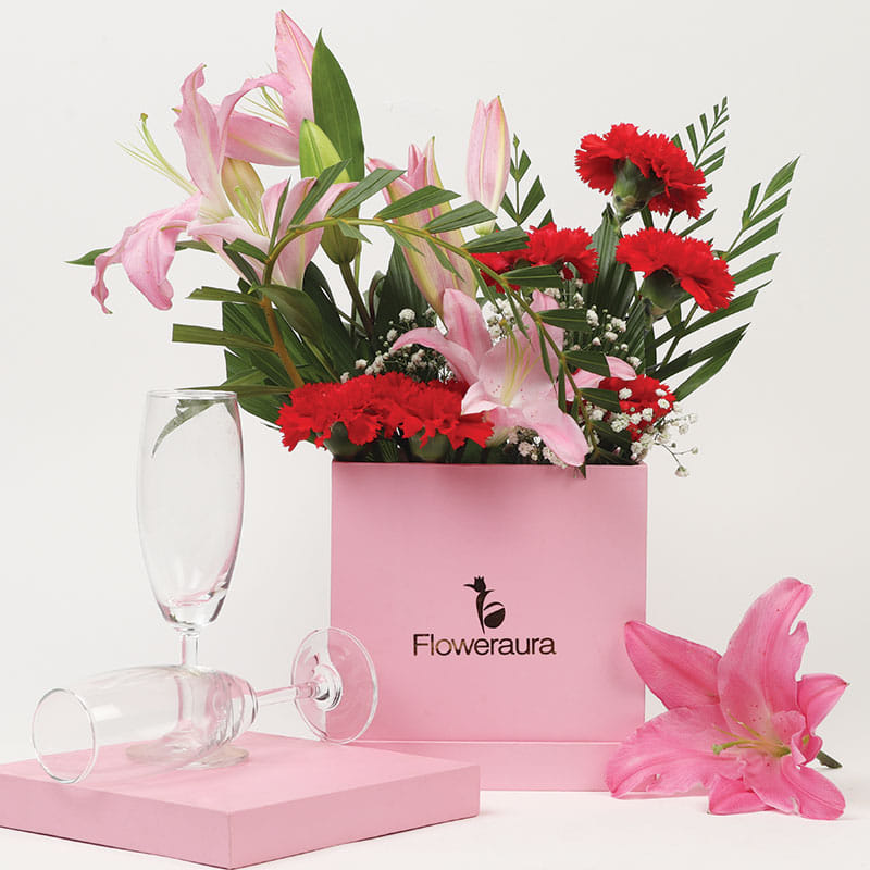 Flower Box Online | Buy Flowers in a Box | Rose Gift Box - FlowerAura ...