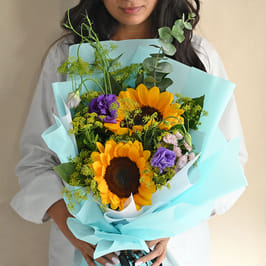 Sunflowers bouquet Online delivery in India - FlowerAura | FlowerAura