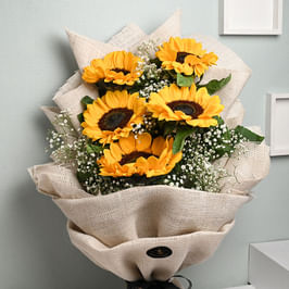 Sunflowers bouquet Online delivery in India - FlowerAura | FlowerAura
