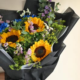 Sunflowers bouquet Online delivery in India - FlowerAura | FlowerAura