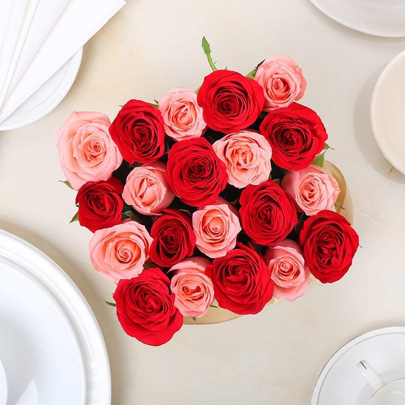 Online Roses Delivery | Send Rose Bouquet Online in India | FlowerAura