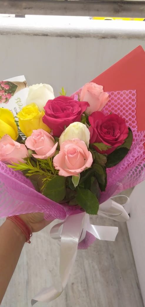 Send a Bunch of Mixed Roses Bouquet Flower Online, Price Rs.449 ...