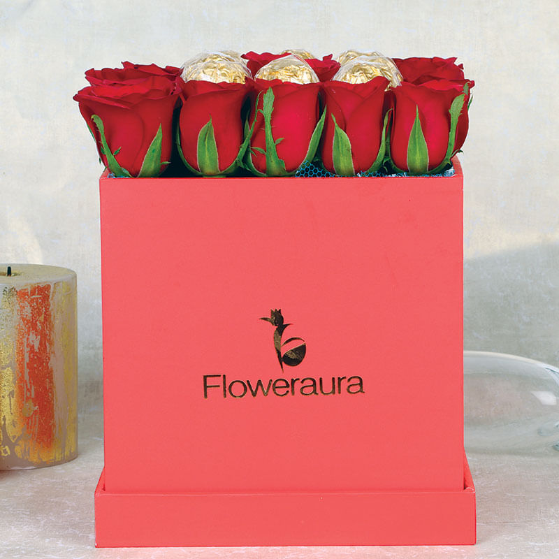 Flower Box Online | Buy Flowers in a Box | Rose Gift Box - FlowerAura ...